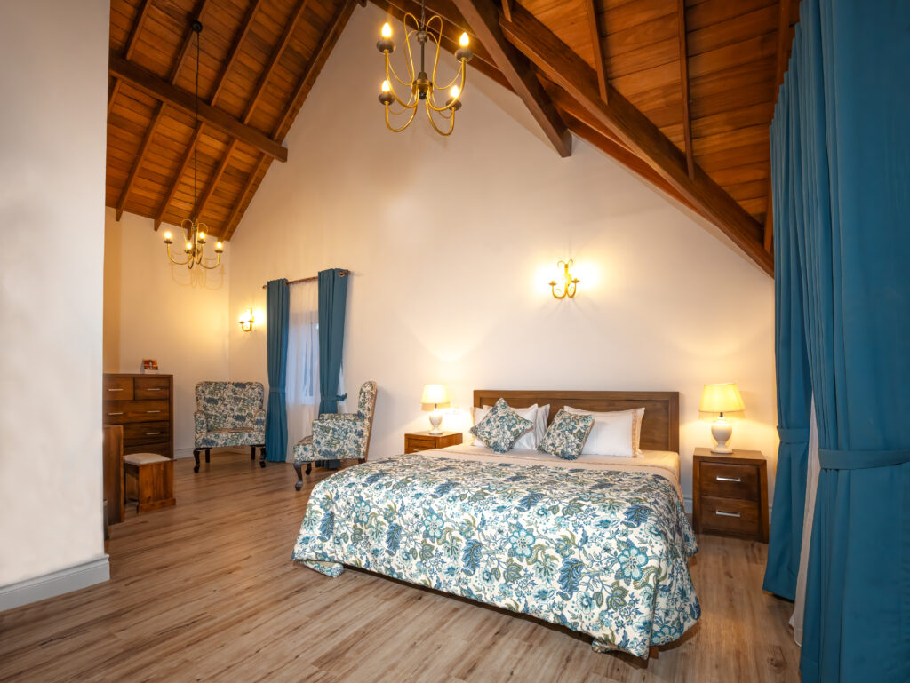 Superior Queen - The Winchester Resort